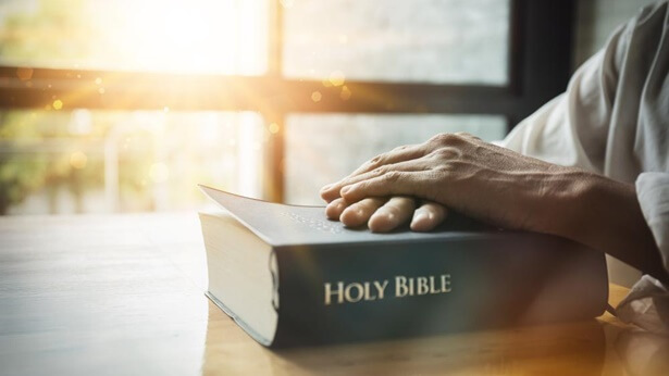 De Heer Jezus is een genadige en liefhebbende God. Zo lang wij de naam ...